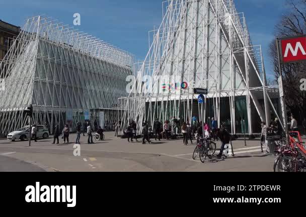 The gates of milan Stock Videos & Footage - HD and 4K Video Clips - Alamy