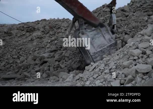 Truck being loaded Stock Videos & Footage - HD and 4K Video Clips - Alamy