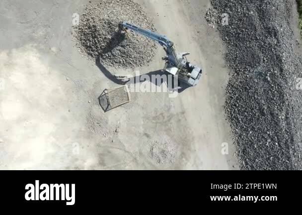 Digger excavators Stock Videos & Footage - HD and 4K Video Clips - Alamy