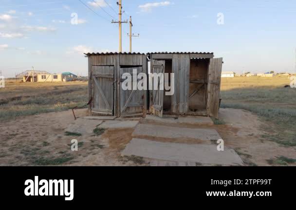 Horrible toilet Stock Videos & Footage - HD and 4K Video Clips - Alamy