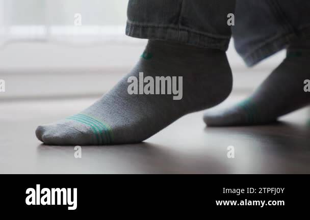 Foot reflexes Stock Videos & Footage - HD and 4K Video Clips - Alamy