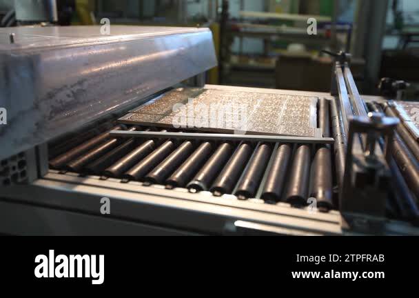 Print patterned ceramic tile, pattern on ceramic tiles. Manufacture of ...