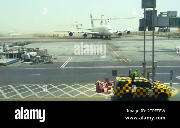 Airbus airbus a380 Stock Videos & Footage - HD and 4K Video Clips - Alamy