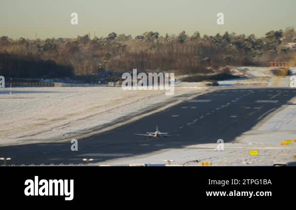 Corporate jet on runway Stock Videos & Footage - HD and 4K Video Clips ...