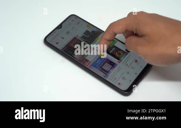 Shopee app Stock Videos & Footage - HD and 4K Video Clips - Alamy
