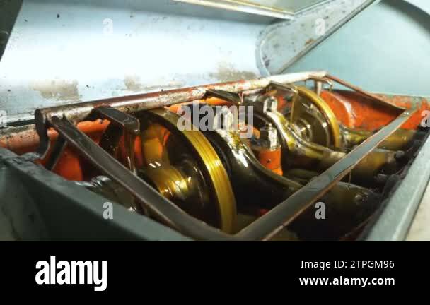 Engine valves Stock Videos & Footage - HD and 4K Video Clips - Alamy