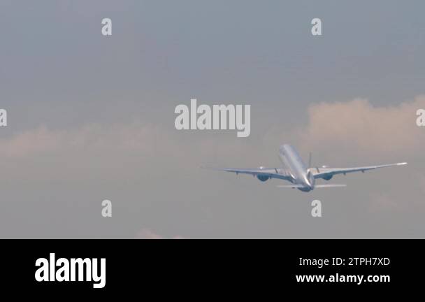 Jet airplane climbing Stock Videos & Footage - HD and 4K Video Clips ...