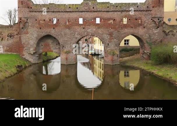 Castle watergate Stock Videos & Footage - HD and 4K Video Clips - Alamy
