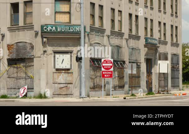 Rundown building Stock Videos & Footage - HD and 4K Video Clips - Alamy