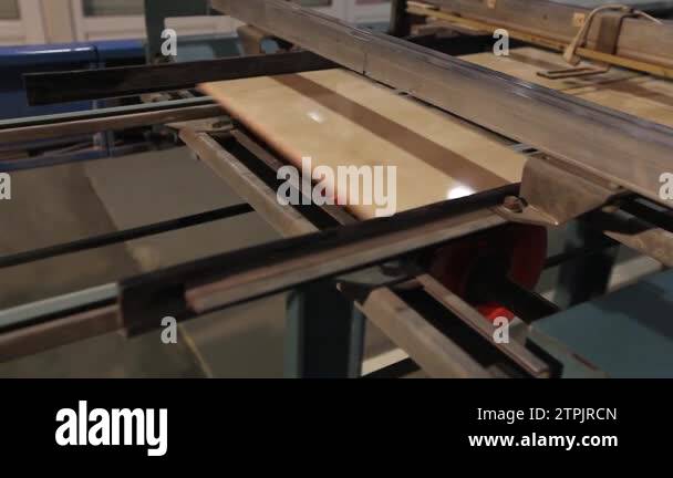 Print patterned ceramic tile, production of ceramic tiles, modern ...