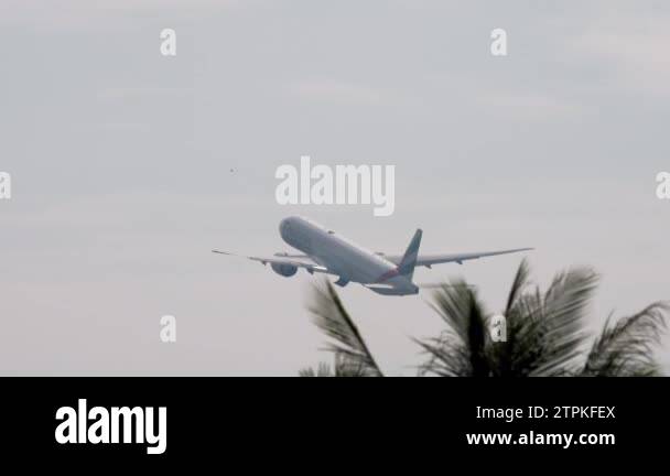 PHUKET, THAILAND - JANUARY 31, 2023: Emirates Boeing 777 airplane ...