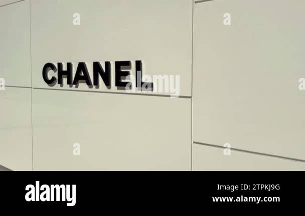 Beverly hills chanel Stock Videos & Footage - HD and 4K Video Clips - Alamy
