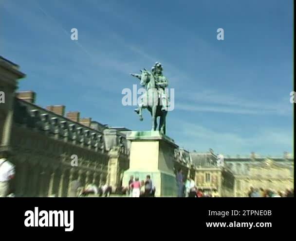 Louis xiv statue paris Stock Videos & Footage - HD and 4K Video Clips ...