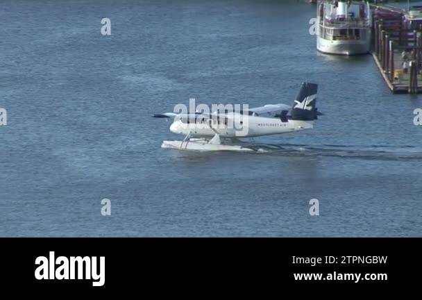 Plane on water Stock Videos & Footage - HD and 4K Video Clips - Alamy