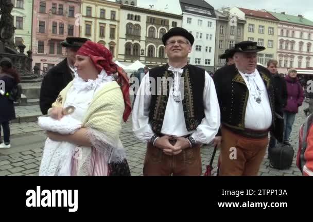 Men and woman in the traditional folk costume of Hana at the great ...
