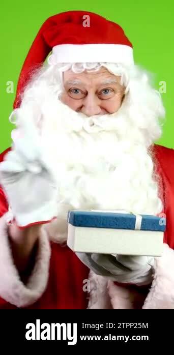 Dissatisfied, the real Santa shows but does not give gift in box ...