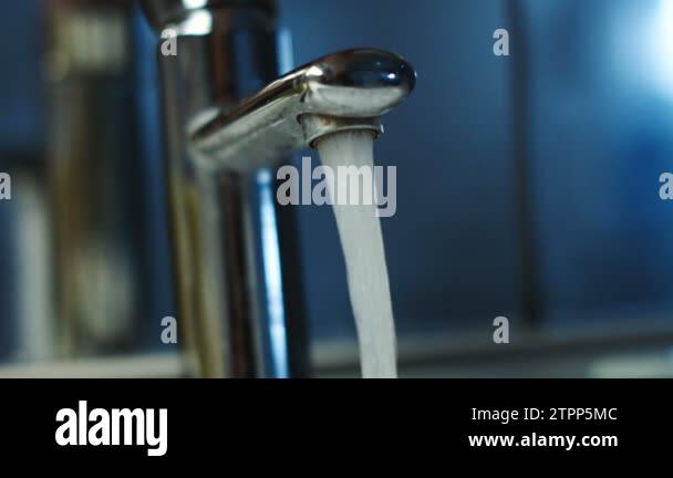 Faucet flow Stock Videos & Footage - HD and 4K Video Clips - Alamy