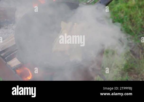 Headless fish Stock Videos & Footage - HD and 4K Video Clips - Alamy