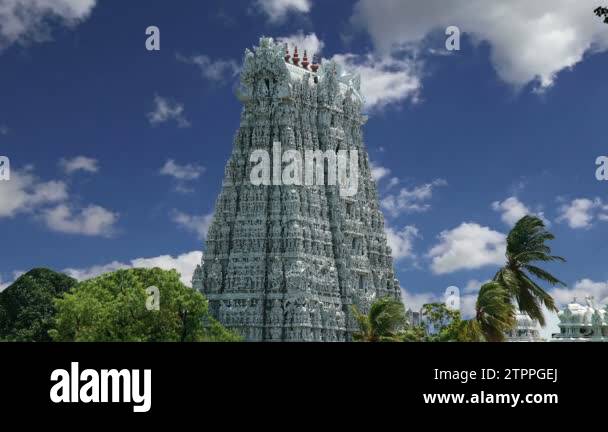 Suchindram temple dedicated to the gods Shiva, Vishnu and Brahma ...