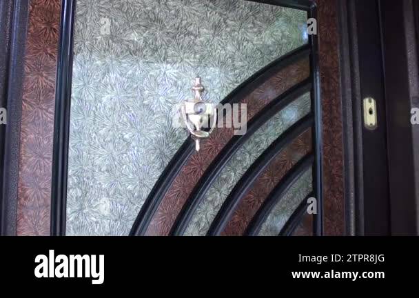 Judas door Stock Videos & Footage - HD and 4K Video Clips - Alamy