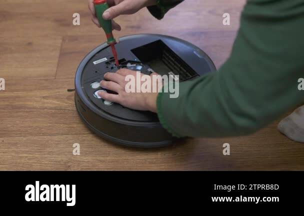 Man repairing robot Stock Videos & Footage - HD and 4K Video Clips - Alamy