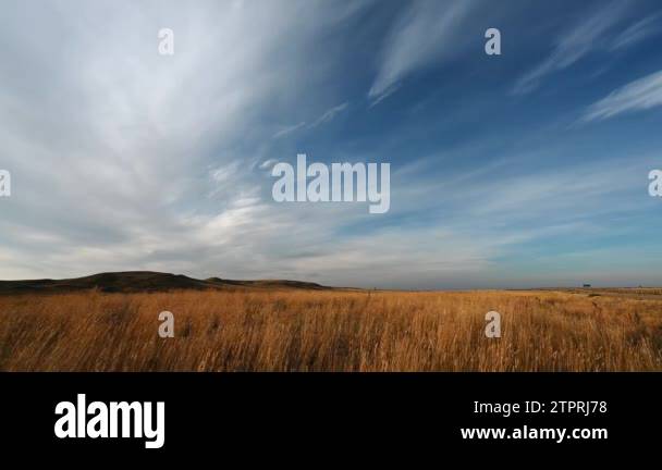 Streaky clouds sky Stock Videos & Footage - HD and 4K Video Clips - Alamy
