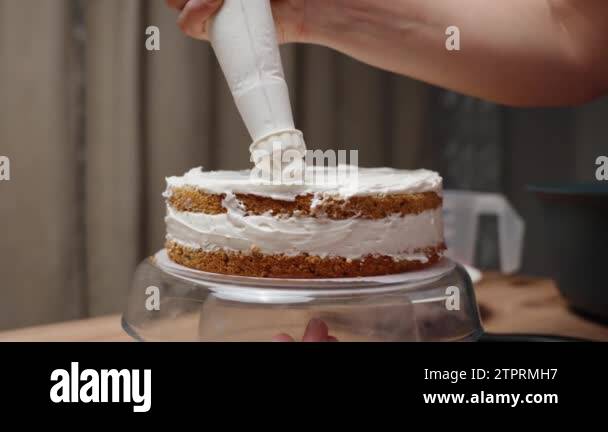 Edge biscuit Stock Videos & Footage - HD and 4K Video Clips - Alamy