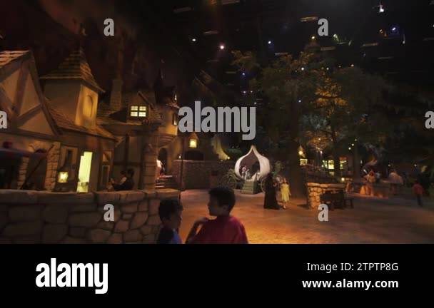 Dreamworks shrek Stock Videos & Footage - HD and 4K Video Clips - Alamy