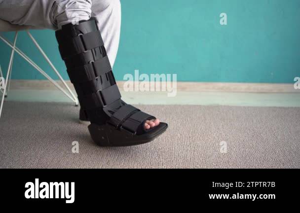 Walking walks Stock Videos & Footage - HD and 4K Video Clips - Alamy