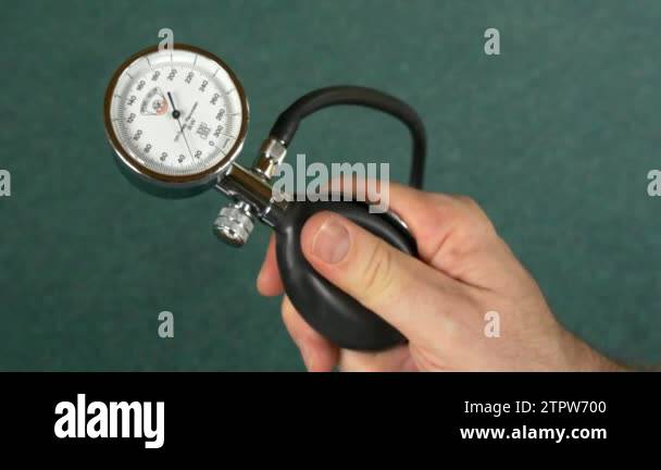 Pulsimeter Stock Videos & Footage - HD and 4K Video Clips - Alamy