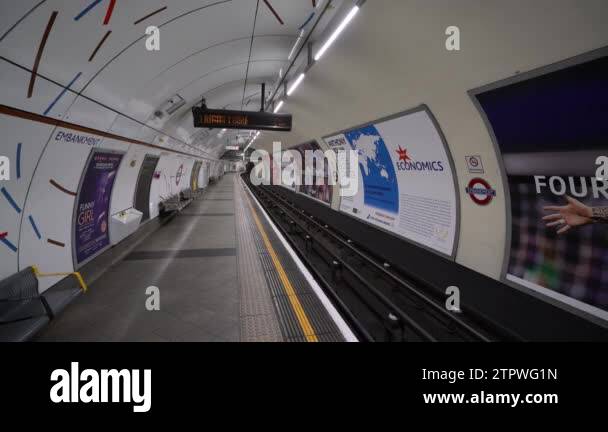England london underground platform Stock Videos & Footage - HD and 4K ...
