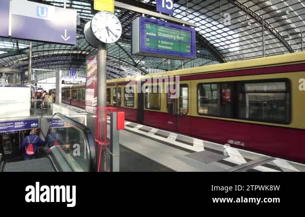 Db hauptbahnhof Stock Videos & Footage - HD and 4K Video Clips - Alamy