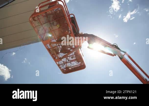 Sky bucket Stock Videos & Footage - HD and 4K Video Clips - Alamy