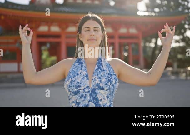 Heian temple japan Stock Videos & Footage - HD and 4K Video Clips - Alamy