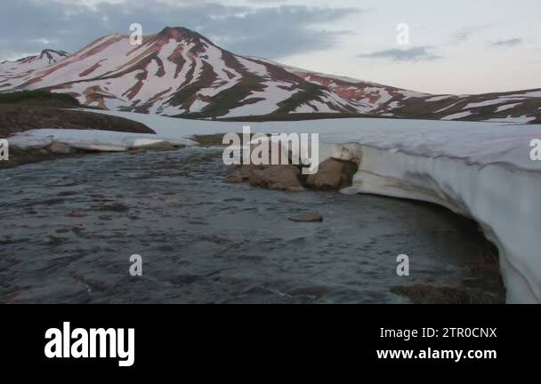 Kronotsky volcano Stock Videos & Footage - HD and 4K Video Clips - Alamy