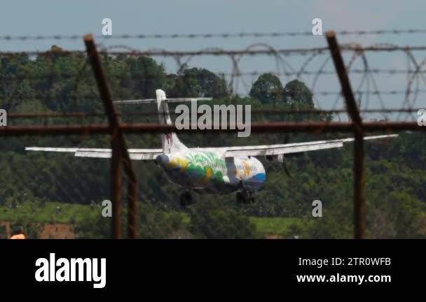 Atr 72 flight Stock Videos & Footage - HD and 4K Video Clips - Alamy