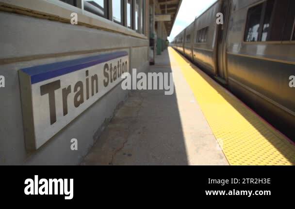 Lirr sign Stock Videos & Footage - HD and 4K Video Clips - Alamy