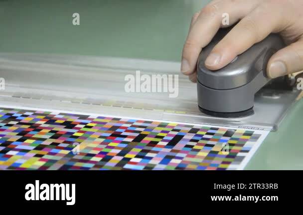 Press shop, spectrophotometer measurement of color patches in prepress ...