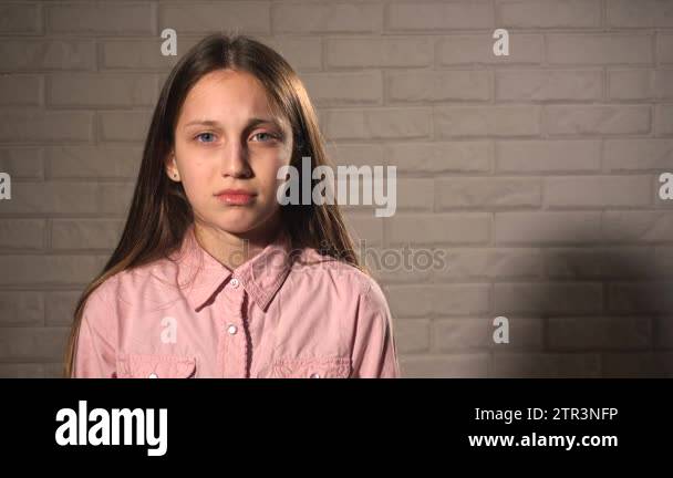 Girl upset crying Stock Videos & Footage - HD and 4K Video Clips - Alamy