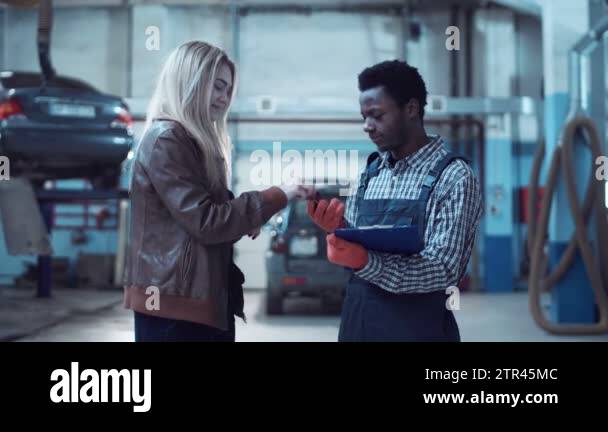 Worker client in auto service Stock Videos & Footage - HD and 4K Video ...