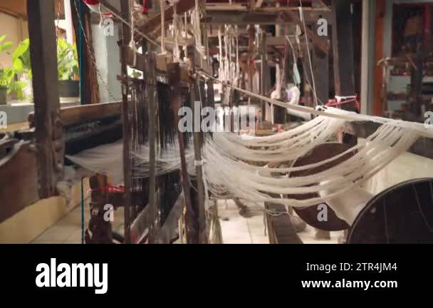 Foot treadle loom Stock Videos & Footage - HD and 4K Video Clips - Alamy