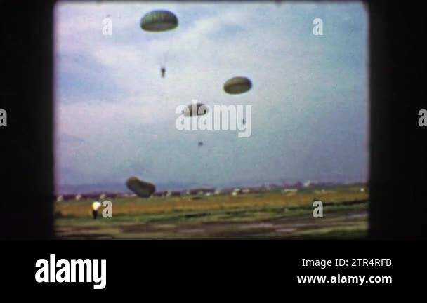 Paratrooper exercise Stock Videos & Footage - HD and 4K Video Clips - Alamy