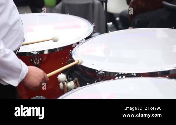 Kettle drums Stock Videos & Footage - HD and 4K Video Clips - Alamy