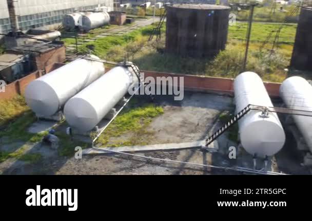 Big metal fuel tanks Stock Videos & Footage - HD and 4K Video Clips - Alamy