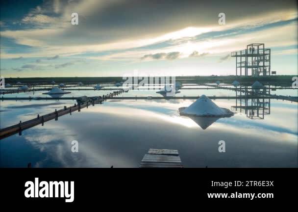 Pans salt Stock Videos & Footage - HD and 4K Video Clips - Alamy