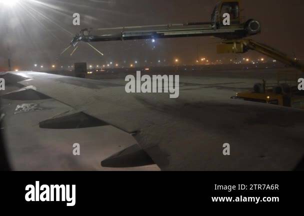 Ice aircraft Stock Videos & Footage - HD and 4K Video Clips - Alamy