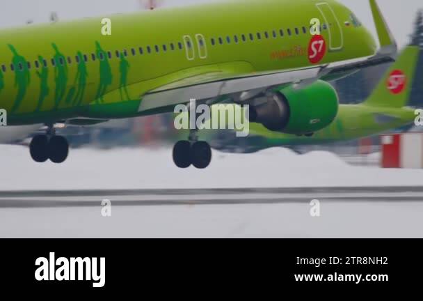 Airbus 320 landing gear Stock Videos & Footage - HD and 4K Video Clips ...