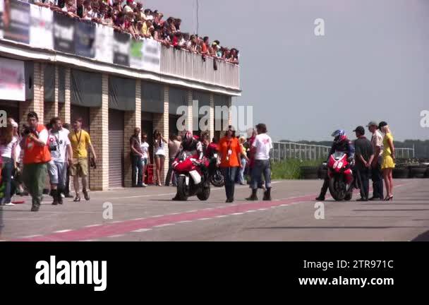 Paddock moto Stock Videos & Footage - HD and 4K Video Clips - Alamy