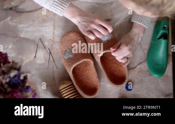 Sponge slippers Stock Videos & Footage - HD and 4K Video Clips - Alamy