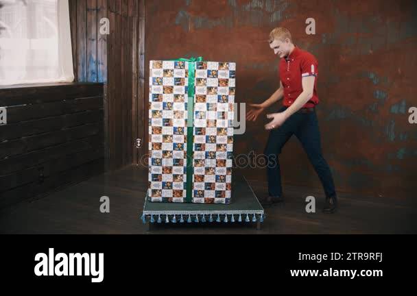 Game show box Stock Videos & Footage - HD and 4K Video Clips - Alamy